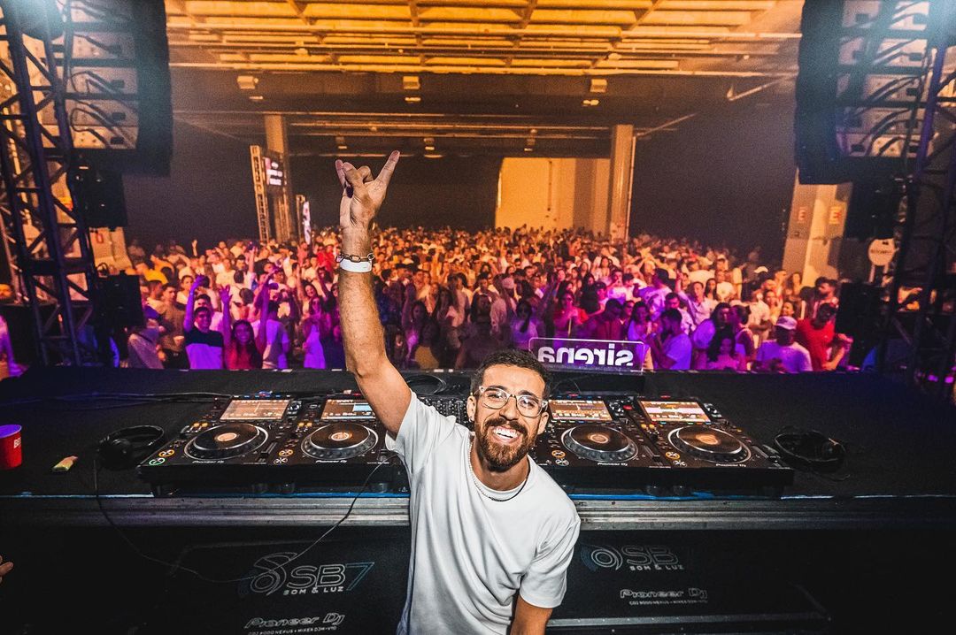 Após sucesso de “Bongoloco”, Bruno Furlan lança remix para A-Trak, Lee ...